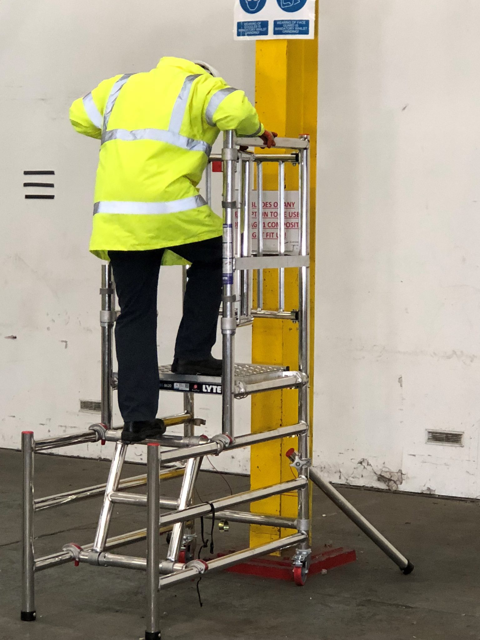 Combined Low-level Access and Towers for Users - PASMA